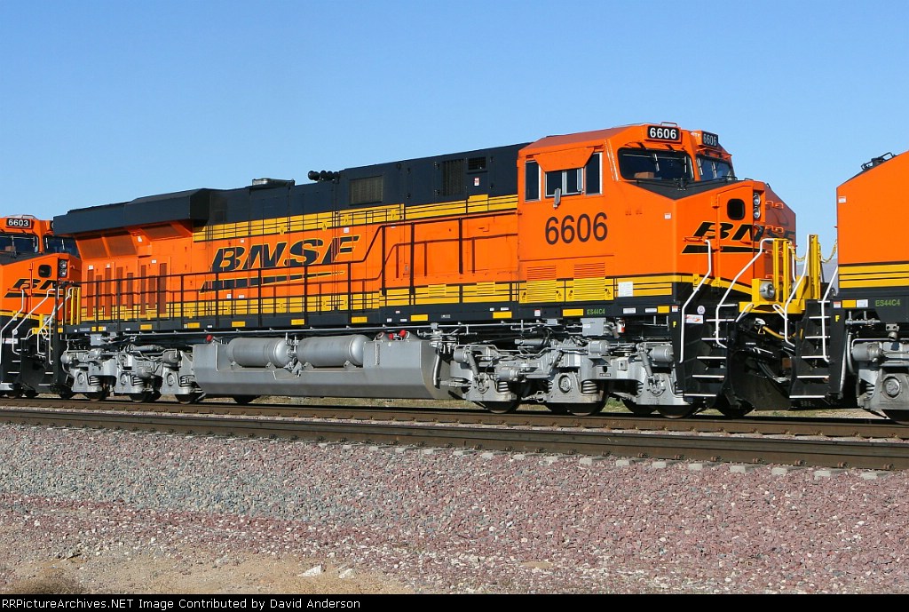 BNSF 6606